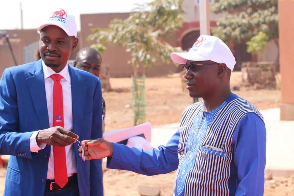 Don d'une maternité aux habitants de Bobo-Dioulasso - CIMMETALGROUP